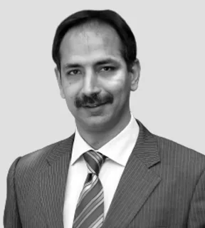 Team (CFBE) - S P Jain Institute of Management and Research (SPJIMR)